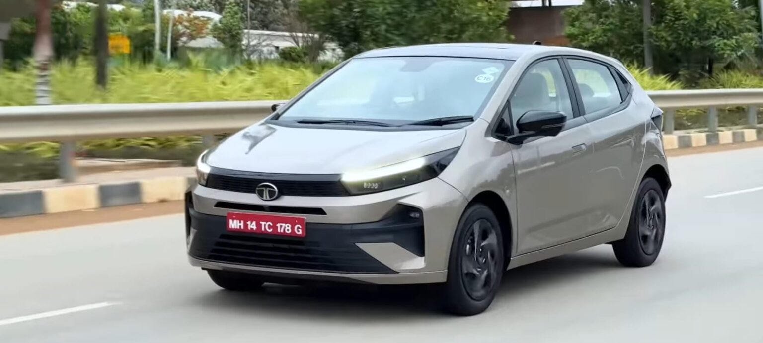 Tata Altroz 2025: जानें फीचर्स माइलेज सेफ्टी कीमत नए अपडेट